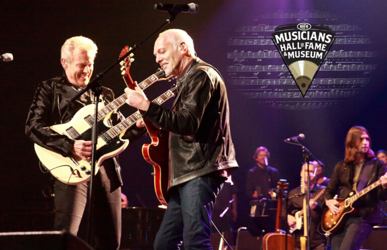Bandit lights Hall of Fame induction ceremony - LSi Online