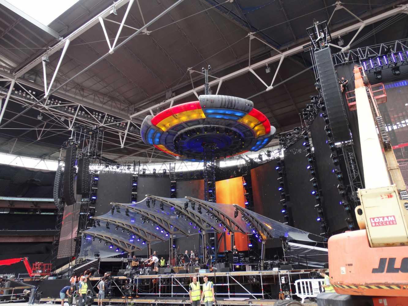 Stageco builds spectacular spaceship for ELO - LSi Online