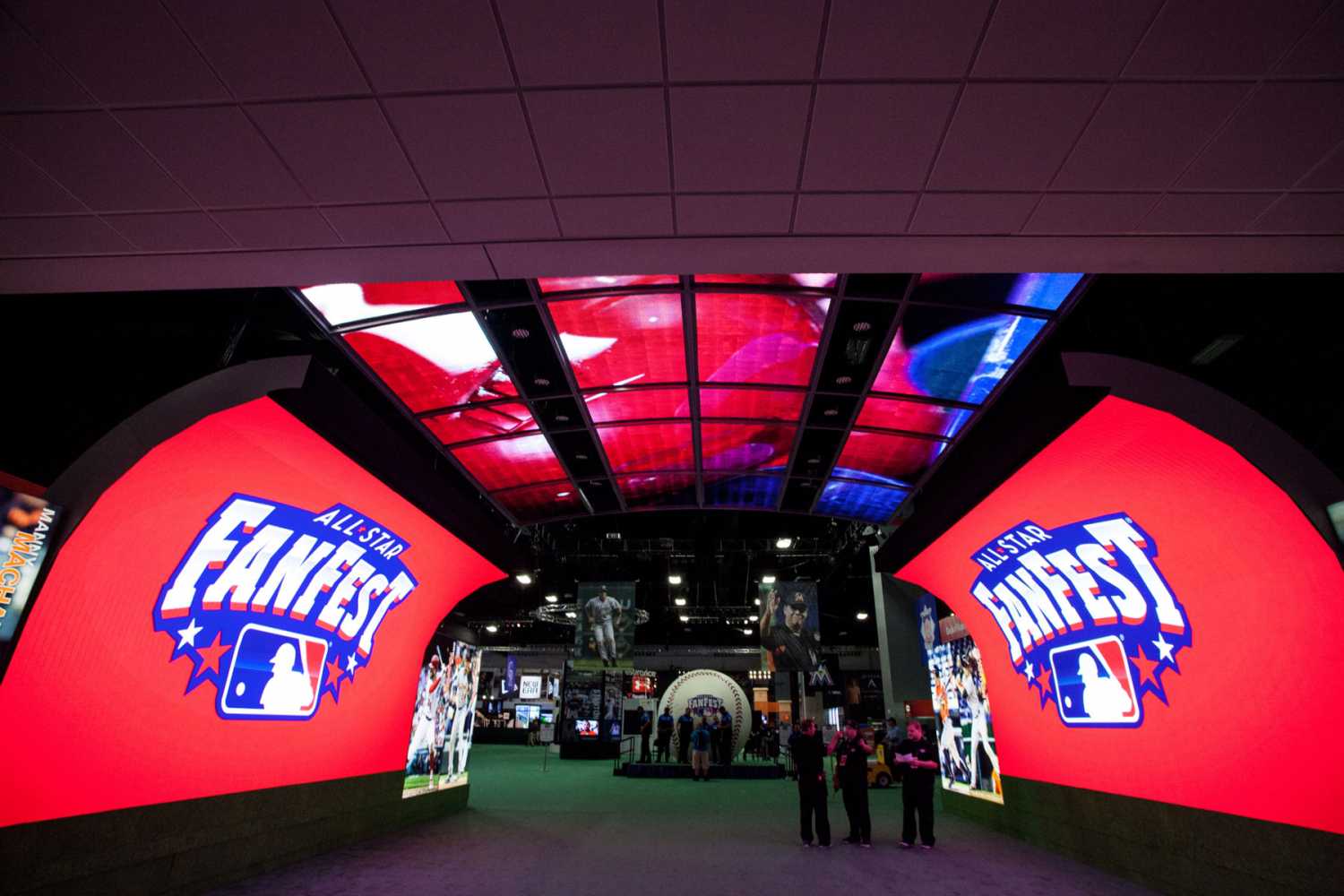 PixelFLEX LED sets the tone for FanFest - LSi Online