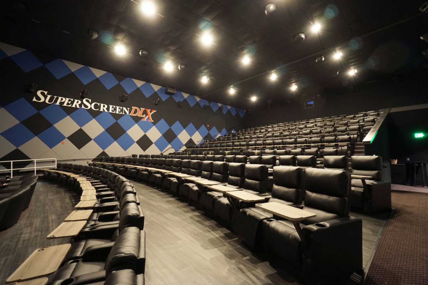 Sculpted Surround in Milwaukee Movie Tavern - LSi Online