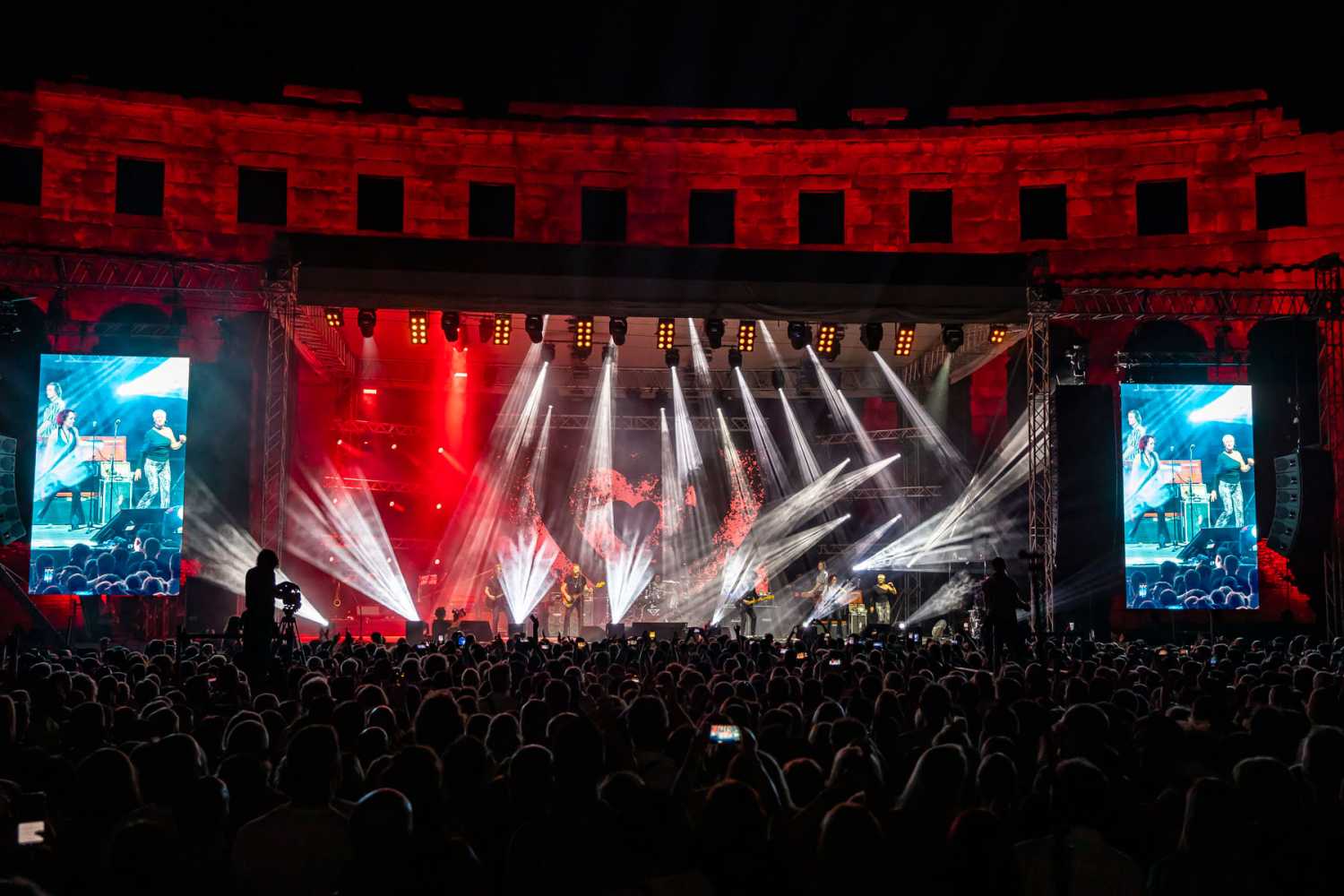 Parni Valjak rocks Pula Arena with Robe - LSi Online