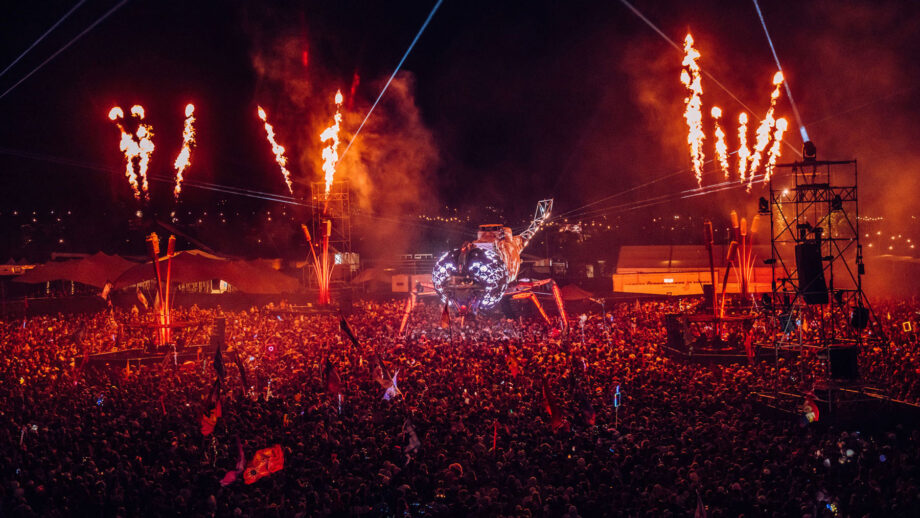 Arcadia Dragonfly lights Glastonbury night sky - LSi Online