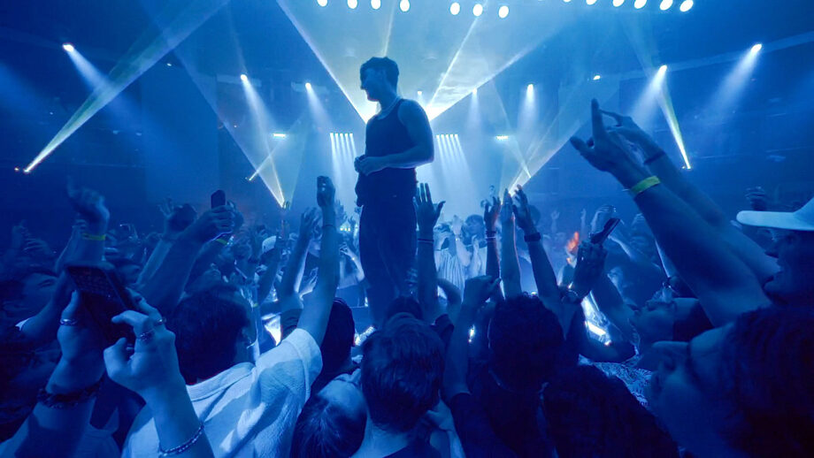 Bunt global tour immerses with Chauvet - LSi Online