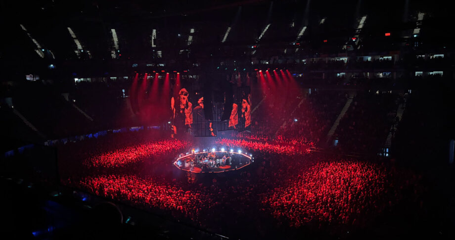 Universal Pixels enables in-the-round Radiohead production - LSi Online